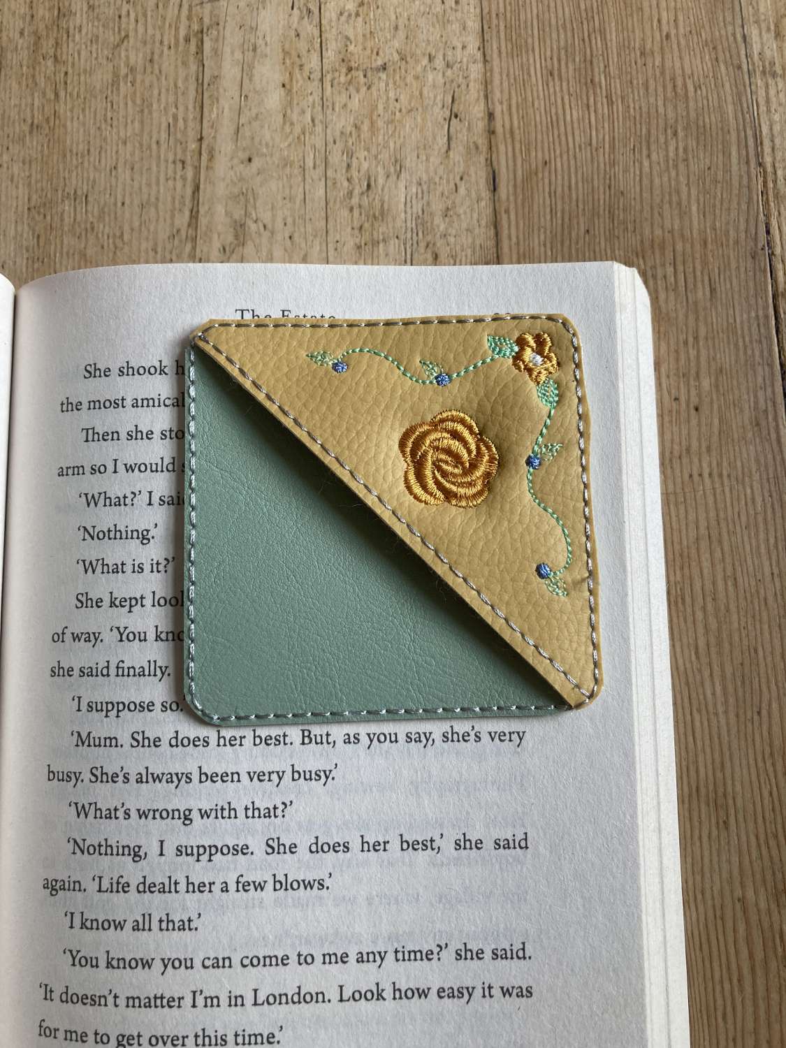 Corner Book marks - MadeMe